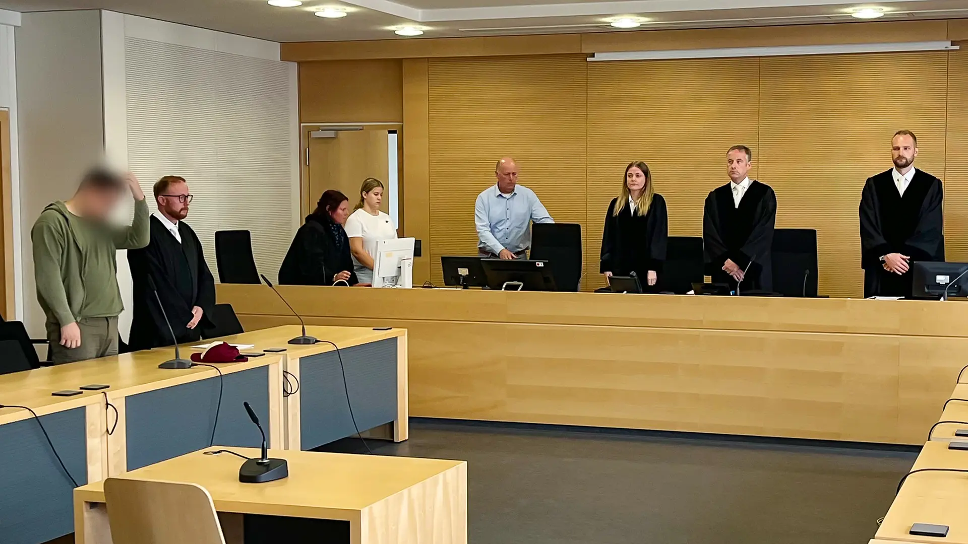 98 Mal auf Ex-Freundin eingestochen: Mann wegen Mordes verurteilt | ndr.de