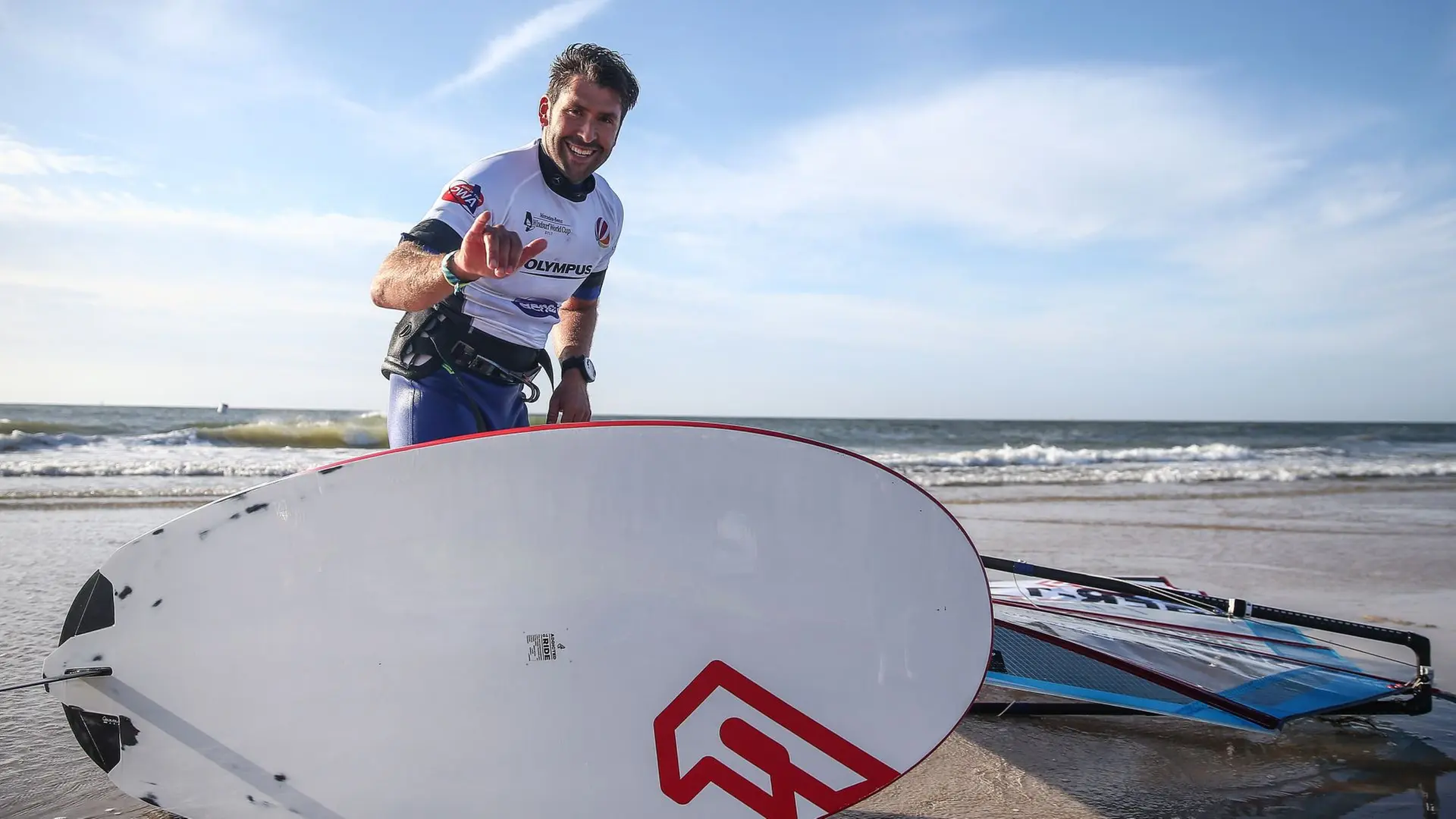 Surfer Vincent Langer ist Gesamtsieger des Surf Cup Sylt | ndr.de