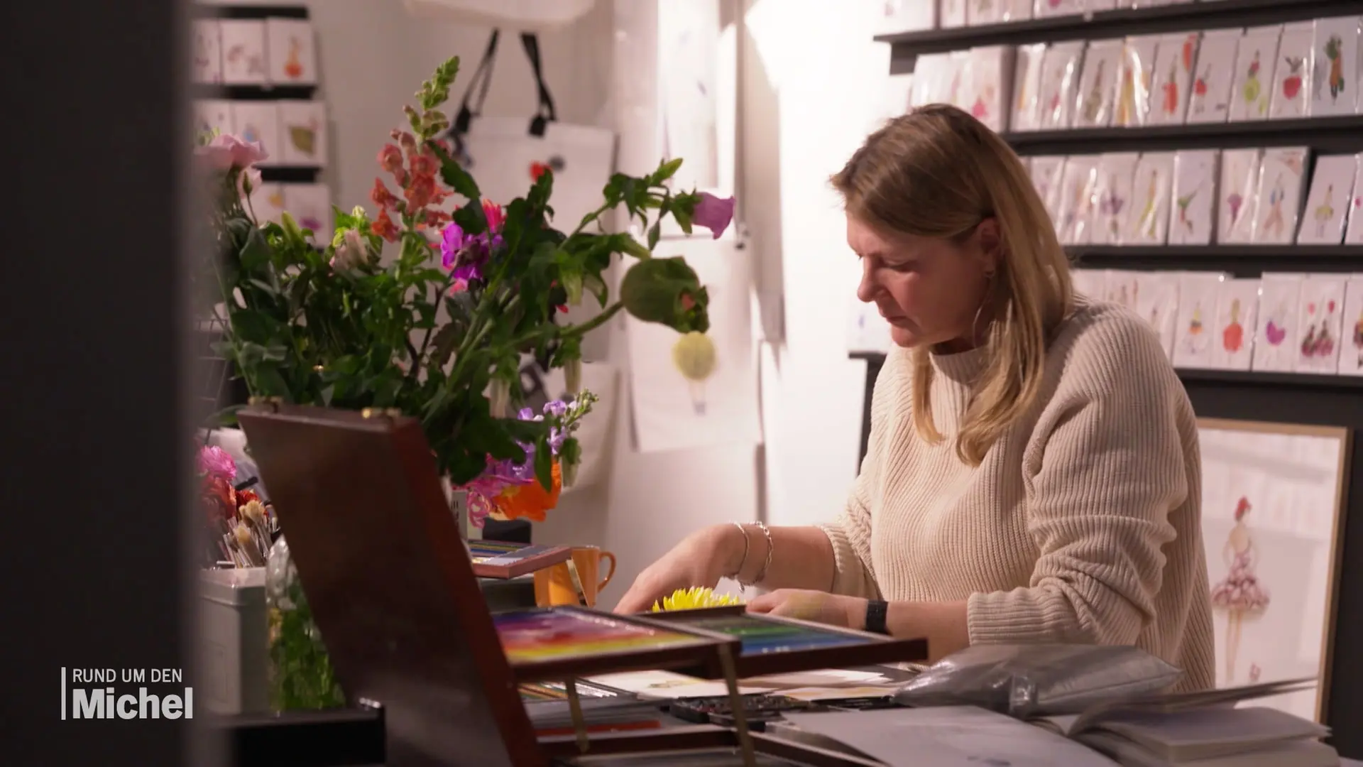 "Lütteblüten" – Kunstwerke aus Blumen und Blüten | ndr.de