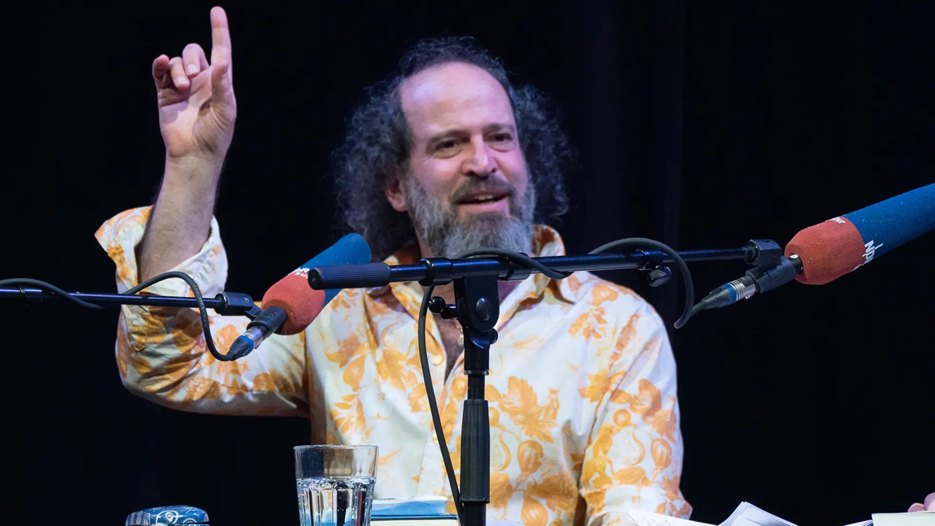 Der Norden liest: Tomer Gardi stellt sein Buch "Liefern" vor | ndr.de