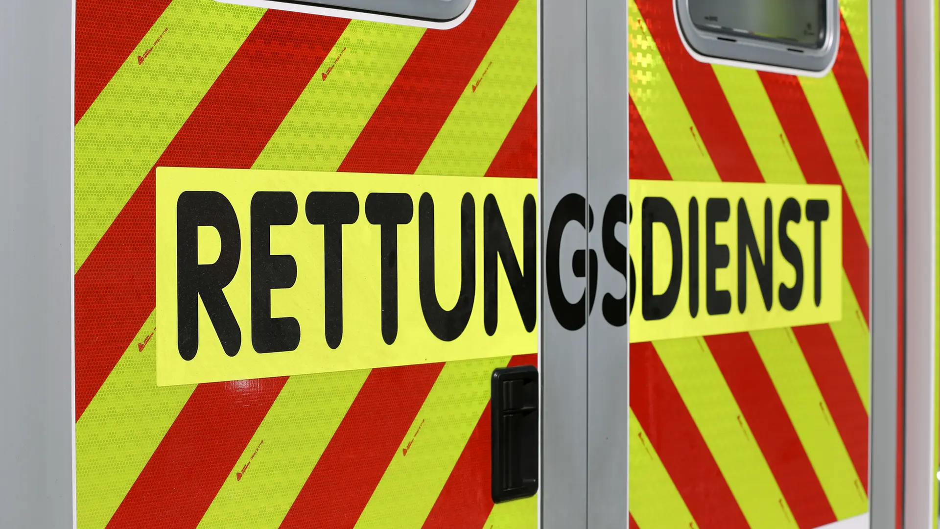 Bremen: Frau auf Supermarkt-Parkplatz mehrfach angefahren | ndr.de