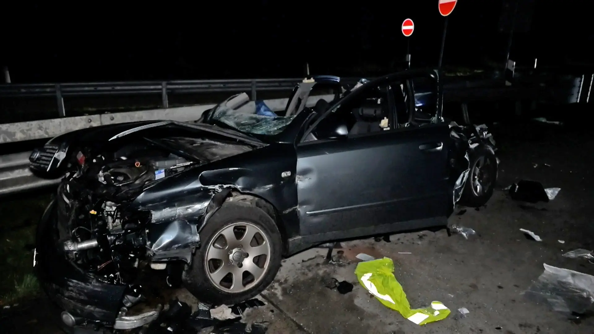 Schwerer Unfall auf der A1: Ein Toter und mehrere Verletzte | ndr.de
