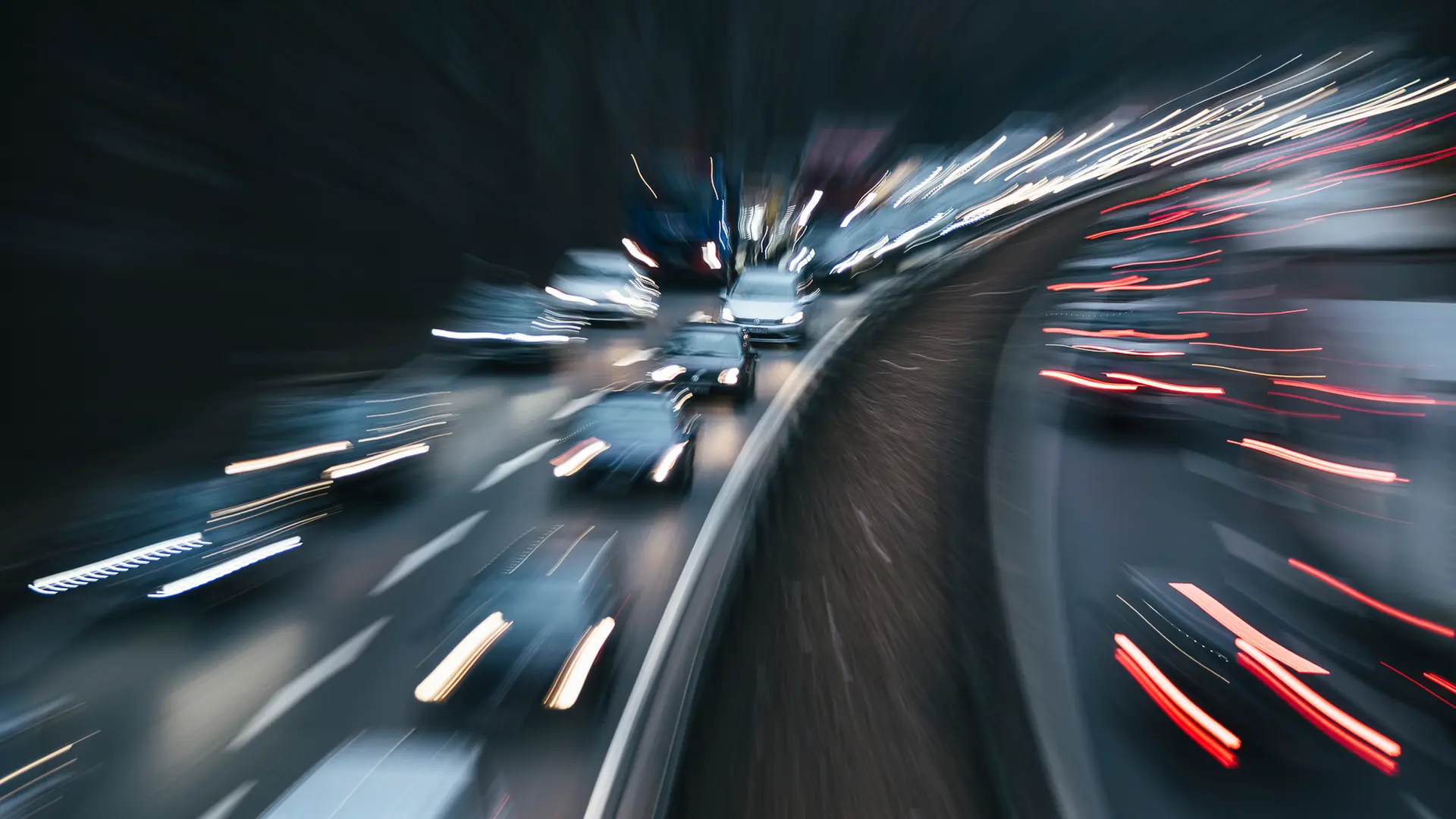 Unfall auf der A19: Lkw kracht in Schutzplanke | ndr.de