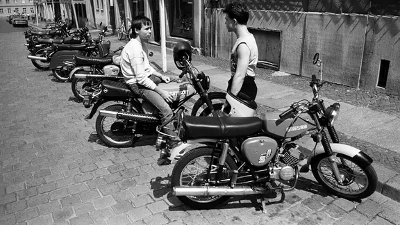 Simson in der DDR: Mopeds, Mokicks und die Kult-Schwalbe | ndr.de