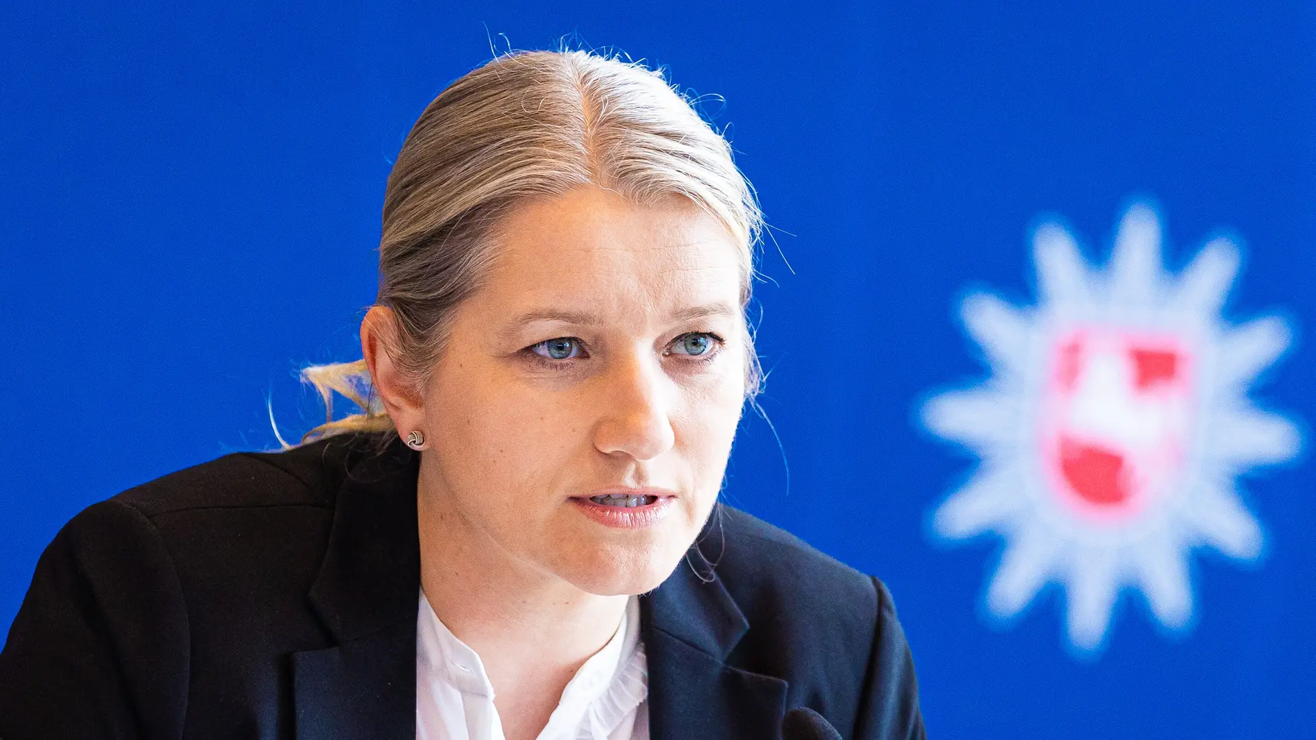 Eskalation im Gericht: Wahlmann droht mit Konsequenzen | ndr.de