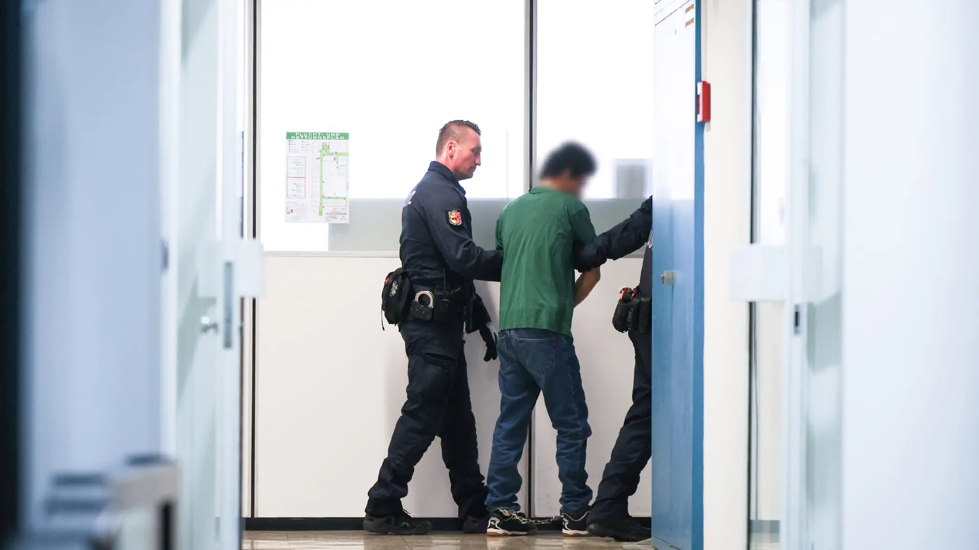 Messerattacke von Brokstedt: BGH bestätigt lebenslange Haft | ndr.de