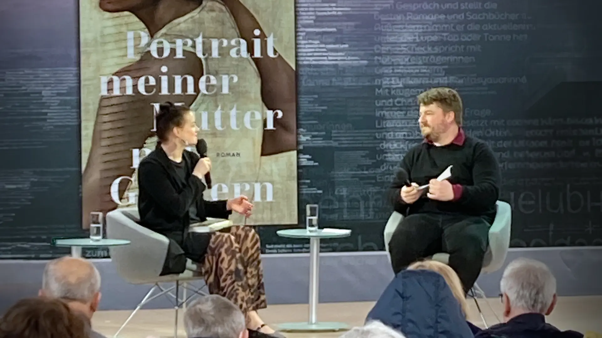 Rabea Edel über ihr "Porträt meiner Mutter mit Geistern" | ndr.de