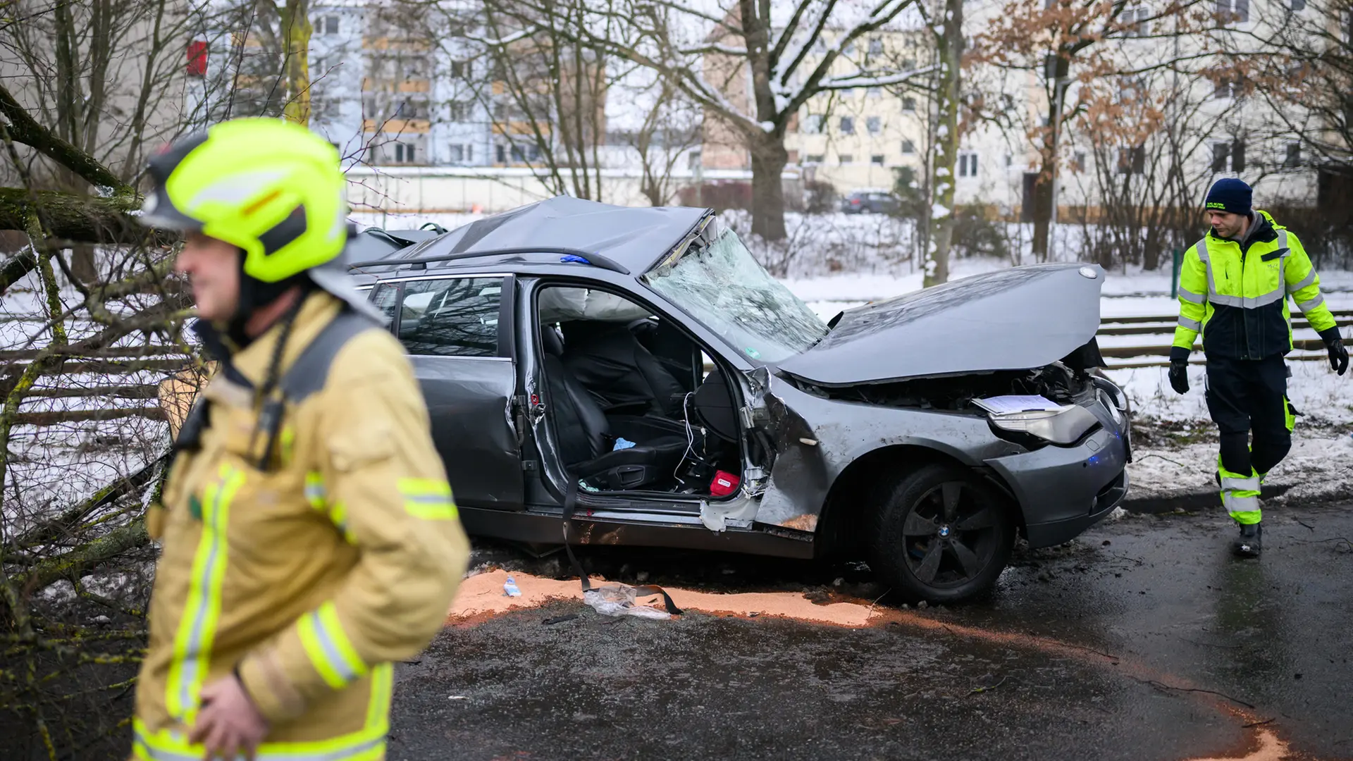 Schwerer Unfall auf dem Westschnellweg Hannover: Mann stirbt | ndr.de