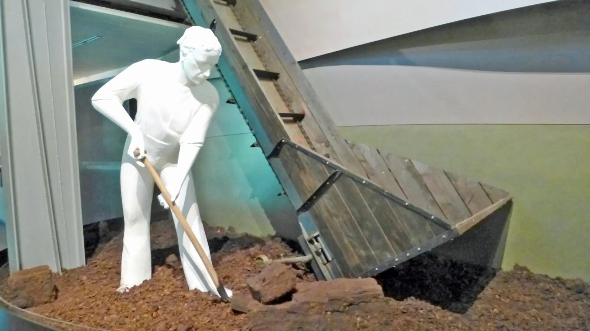 Emsland Moormuseum Geeste: Von Torfstechern und Riesenmaschinen | ndr.de