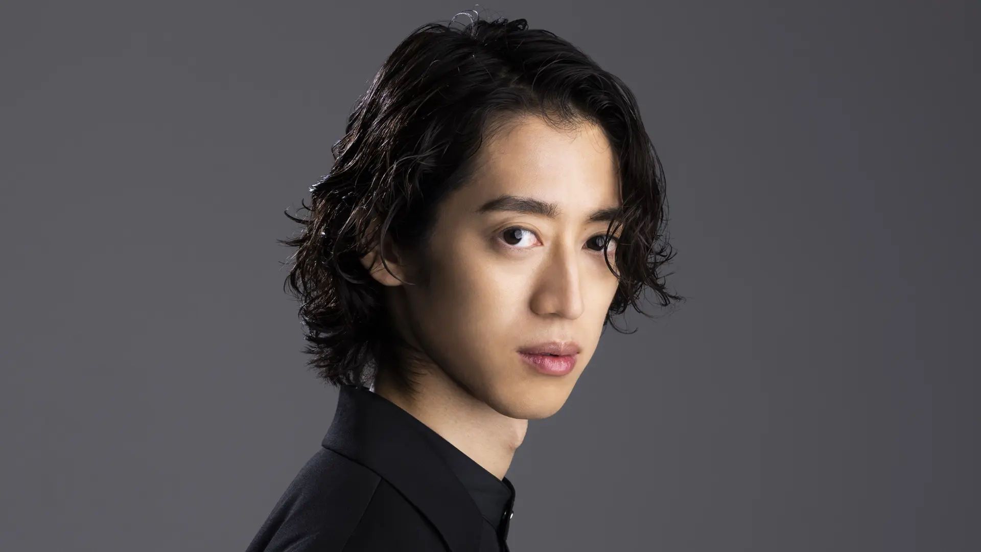 "Wie ein Seiltänzer" - Pianist Hayato Sumino erhält Leonard Bernstein ...