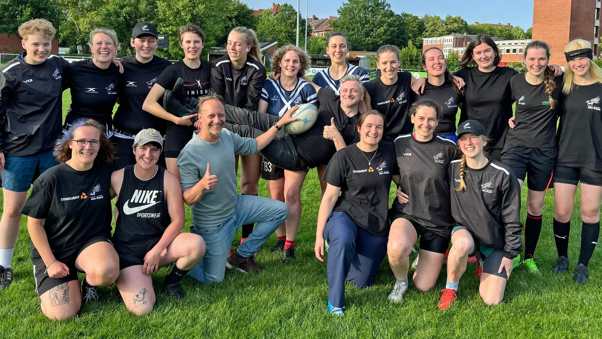 WUMMS: Dennis & Jesko bei den Kieler Rugby-Frauen | ndr.de