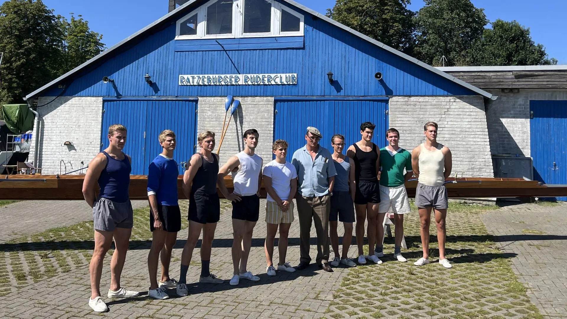 Ratzeburg: Dreharbeiten am Küchensee zu "Adams Acht" | ndr.de