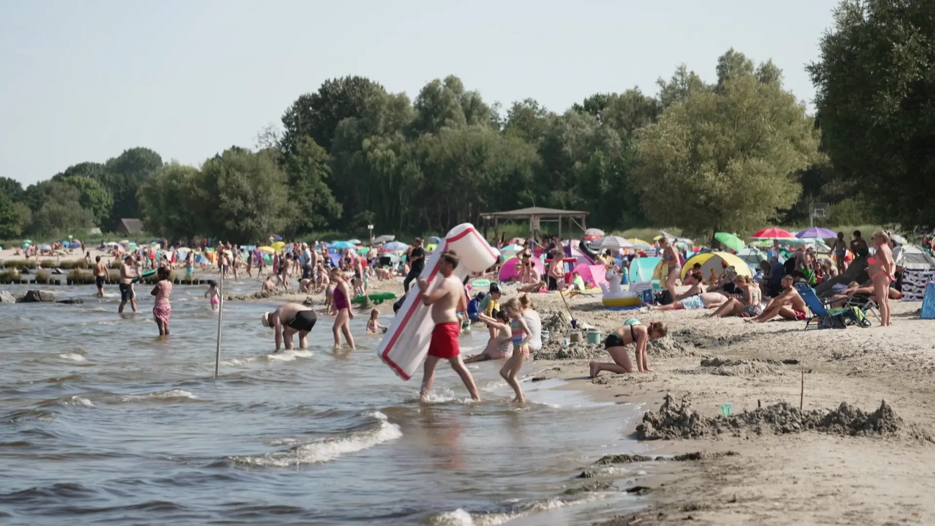 Haff-Müritz-Region: Viele Strand - und Freibäder öffnen | ndr.de