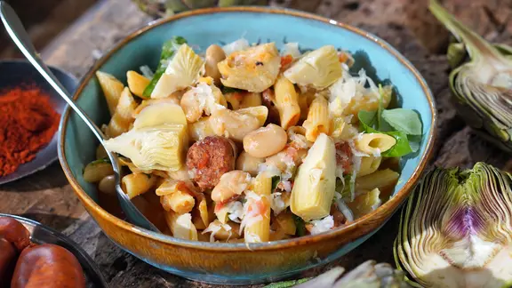 Gegrillte Karotten mit Walnuss-Couscous und Auberginen-Creme | ndr.de