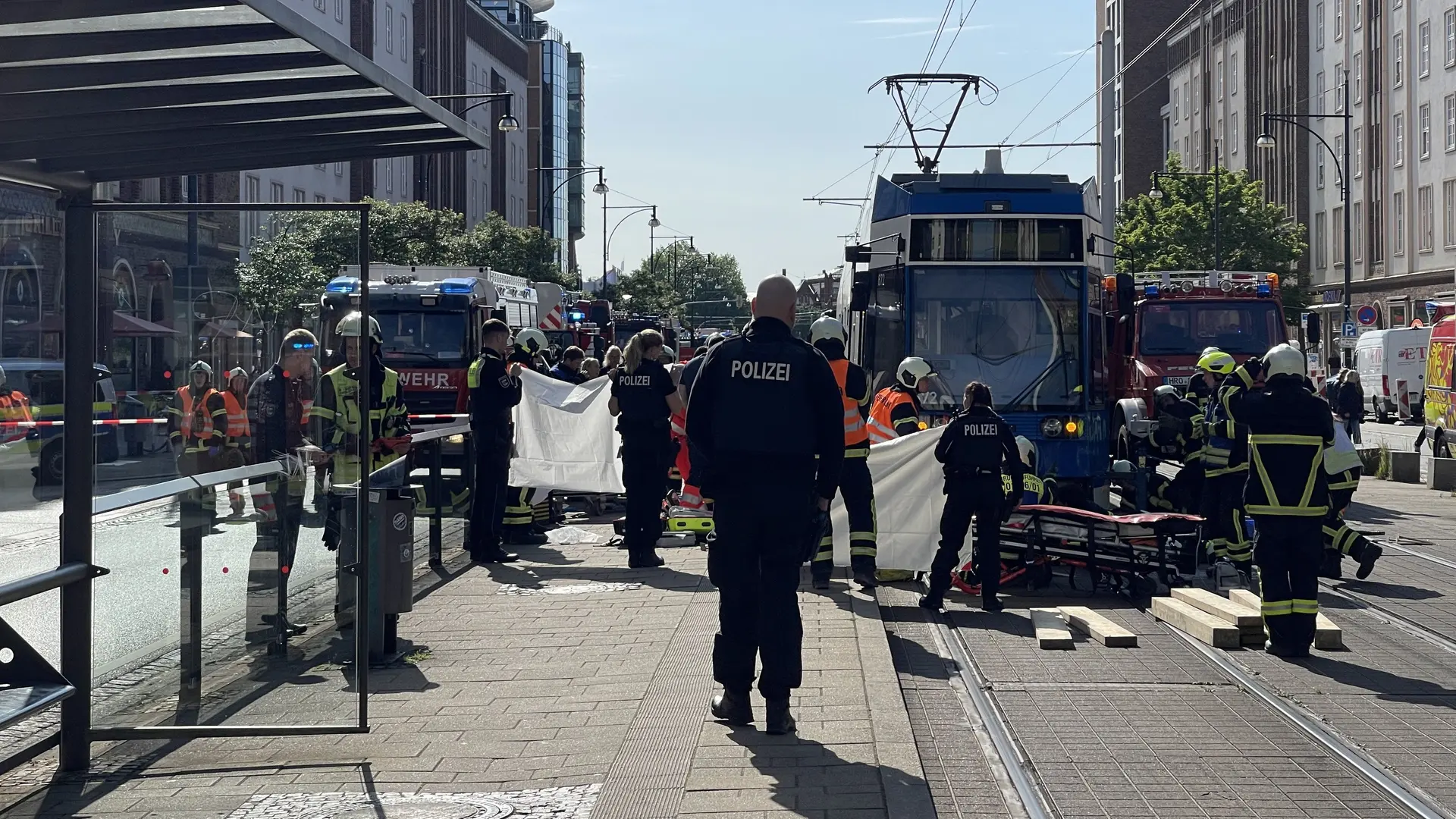 Rostock: Zwölfjähriger Junge bei Unfall mit Straßenbahn verletzt | ndr.de