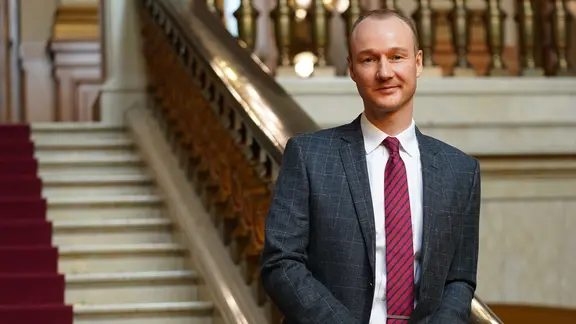 Stefan Hensel bleibt Hamburgs Antisemitismusbeauftragter | ndr.de