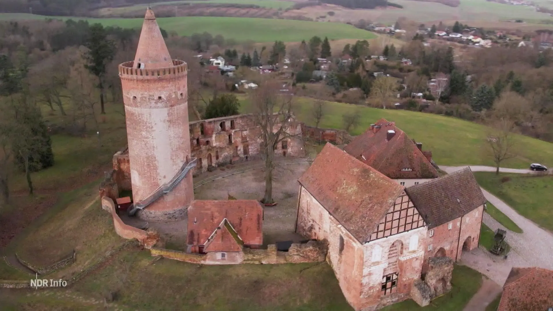 Burg Stargard will mehr für Sanierung der Burg ausgeben | ndr.de
