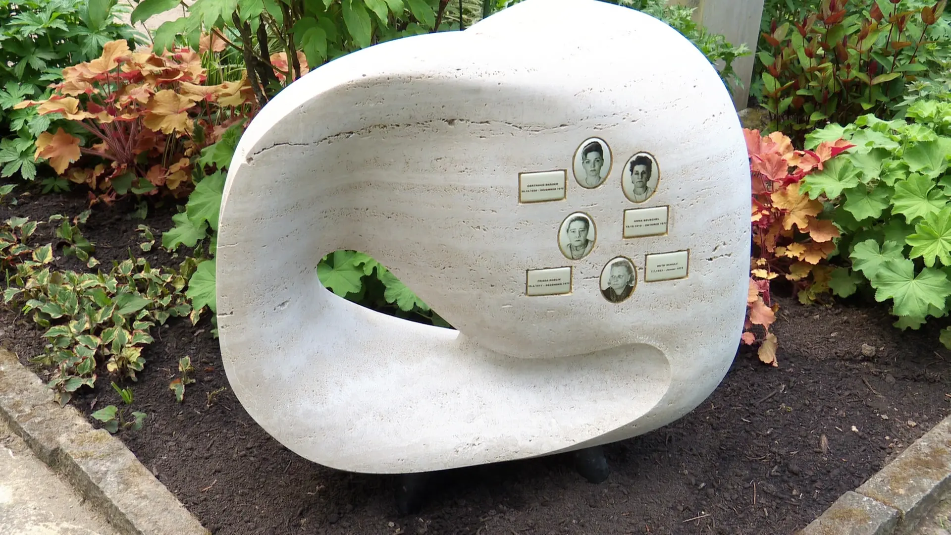 Neuer Gedenkstein in Hamburg erinnert an Opfer von Fritz Honka | ndr.de