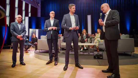 Reporter ohne Grenzen: Pressefreiheit steht vor Herausforderungen | ndr.de