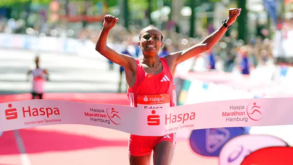 Die schönsten Bilder vom Hamburg-Marathon 2025 | ndr.de