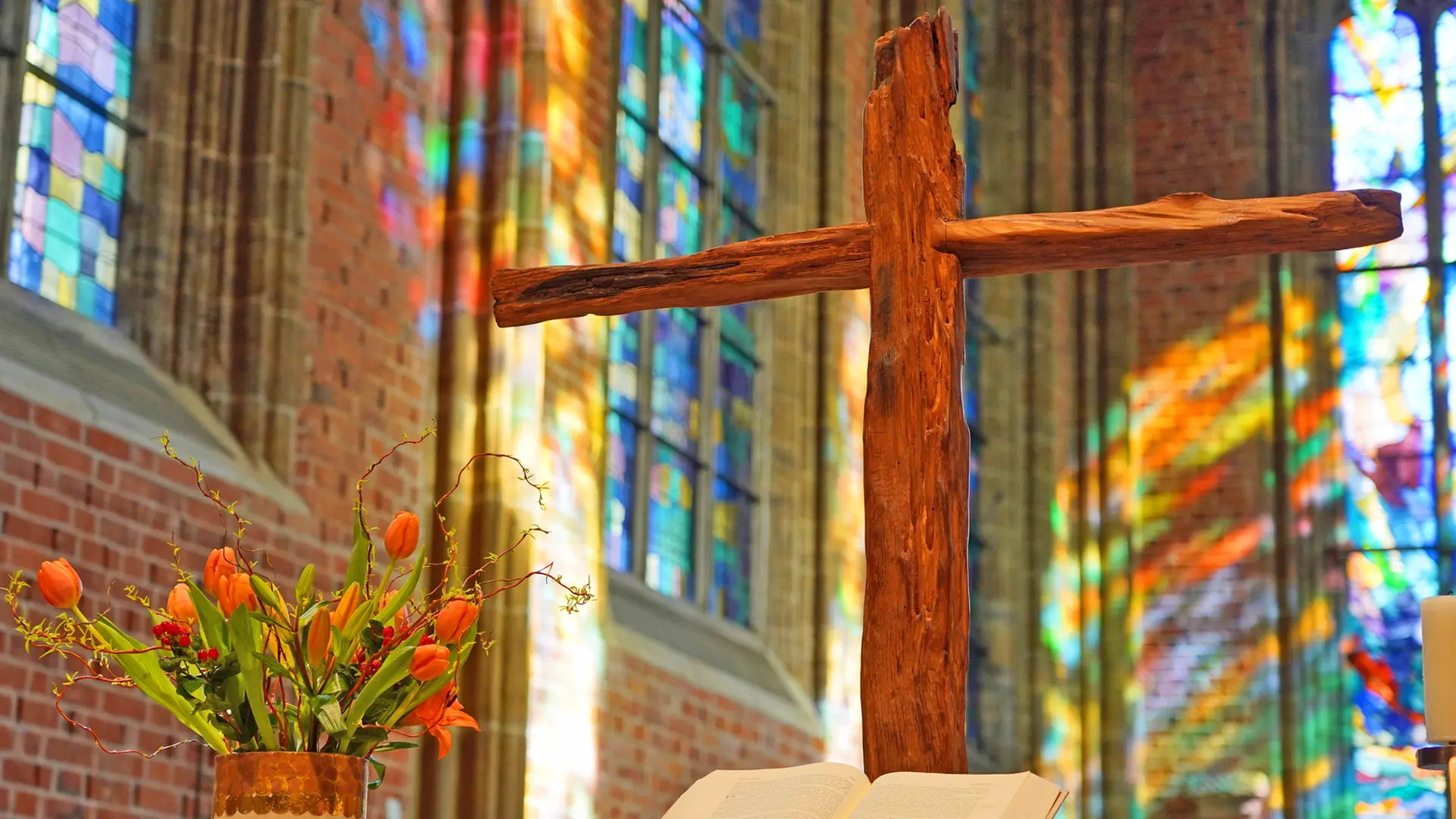 Pfingsten: Diese Bedeutung hat der Feiertag | ndr.de