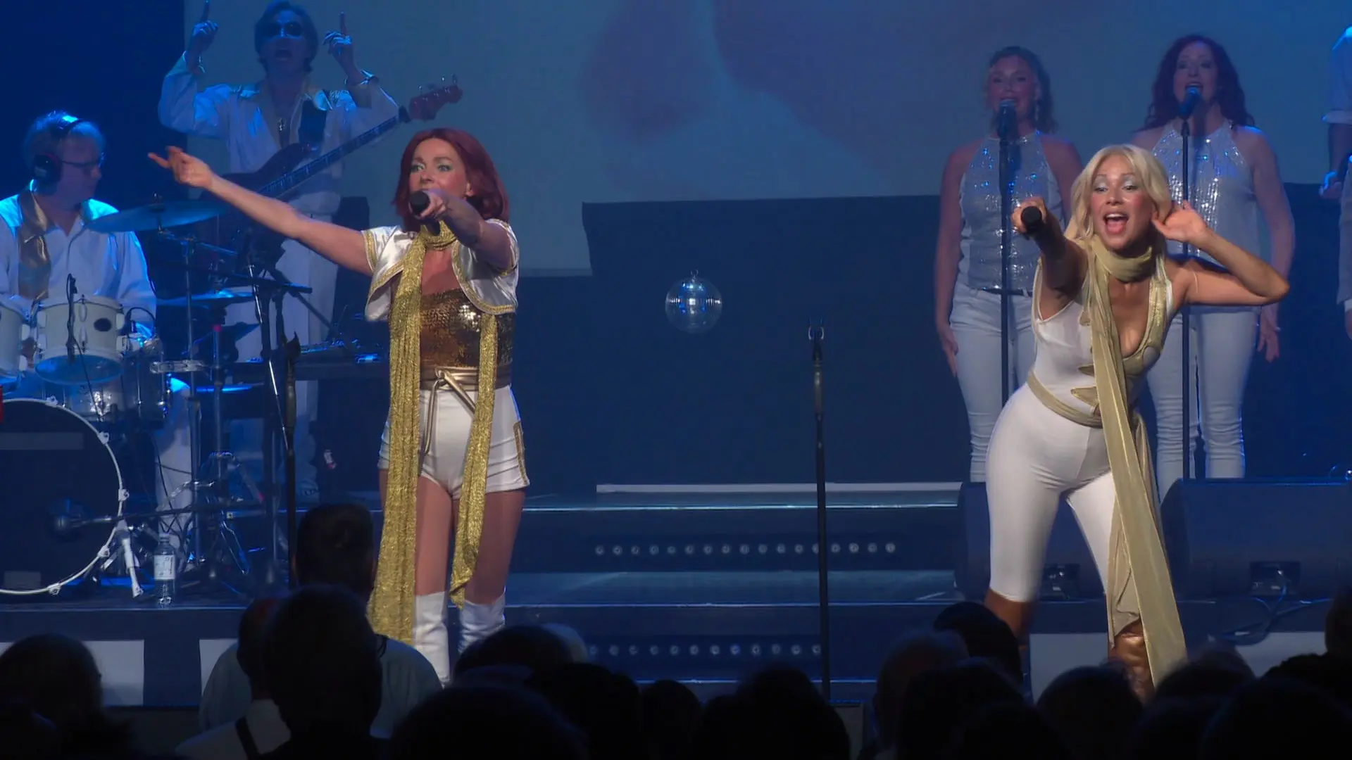 Mit Schlaghose und komplizierten Harmonien: Die ABBA-Story in Hamburg ...