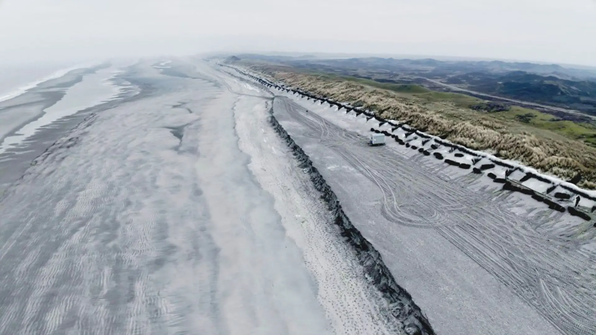Nach Sturmflut: Langeoog spült Strand weiter auf | ndr.de