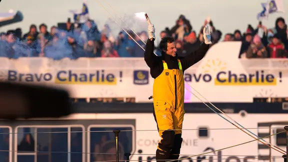 Charlie Dalin gewinnt Vendée Globe in Rekord-Zeit | ndr.de