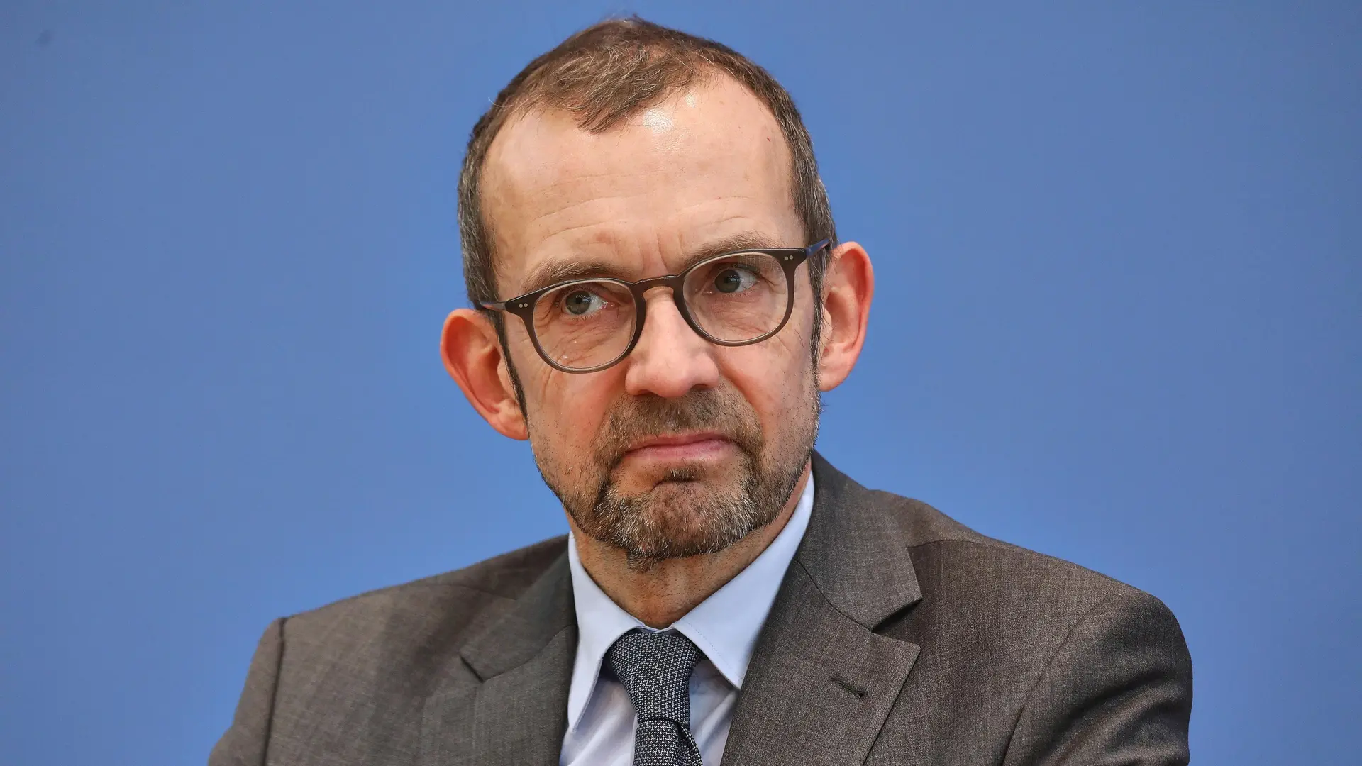 Röwekamp: Allgemeine Dienstpflicht für alle ist notwendig | ndr.de