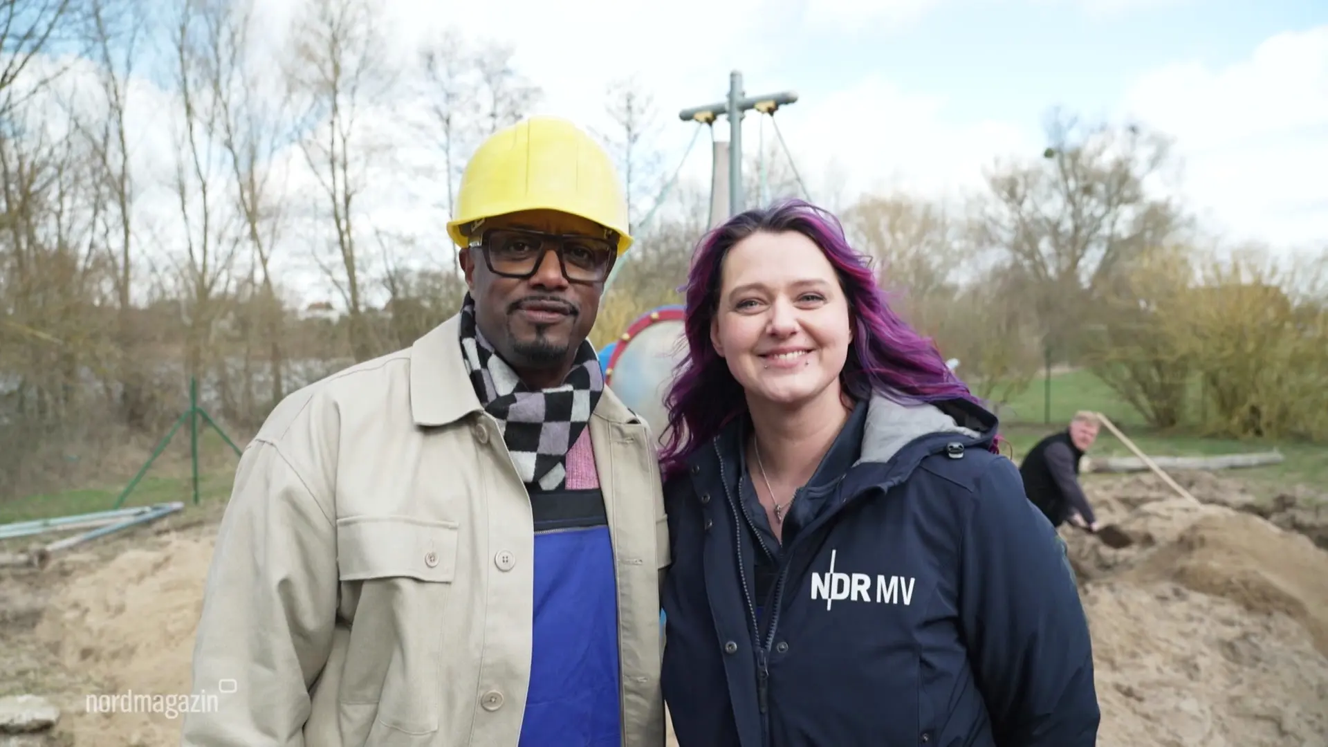 Yared packt an in Bollewick (M-V) | ndr.de