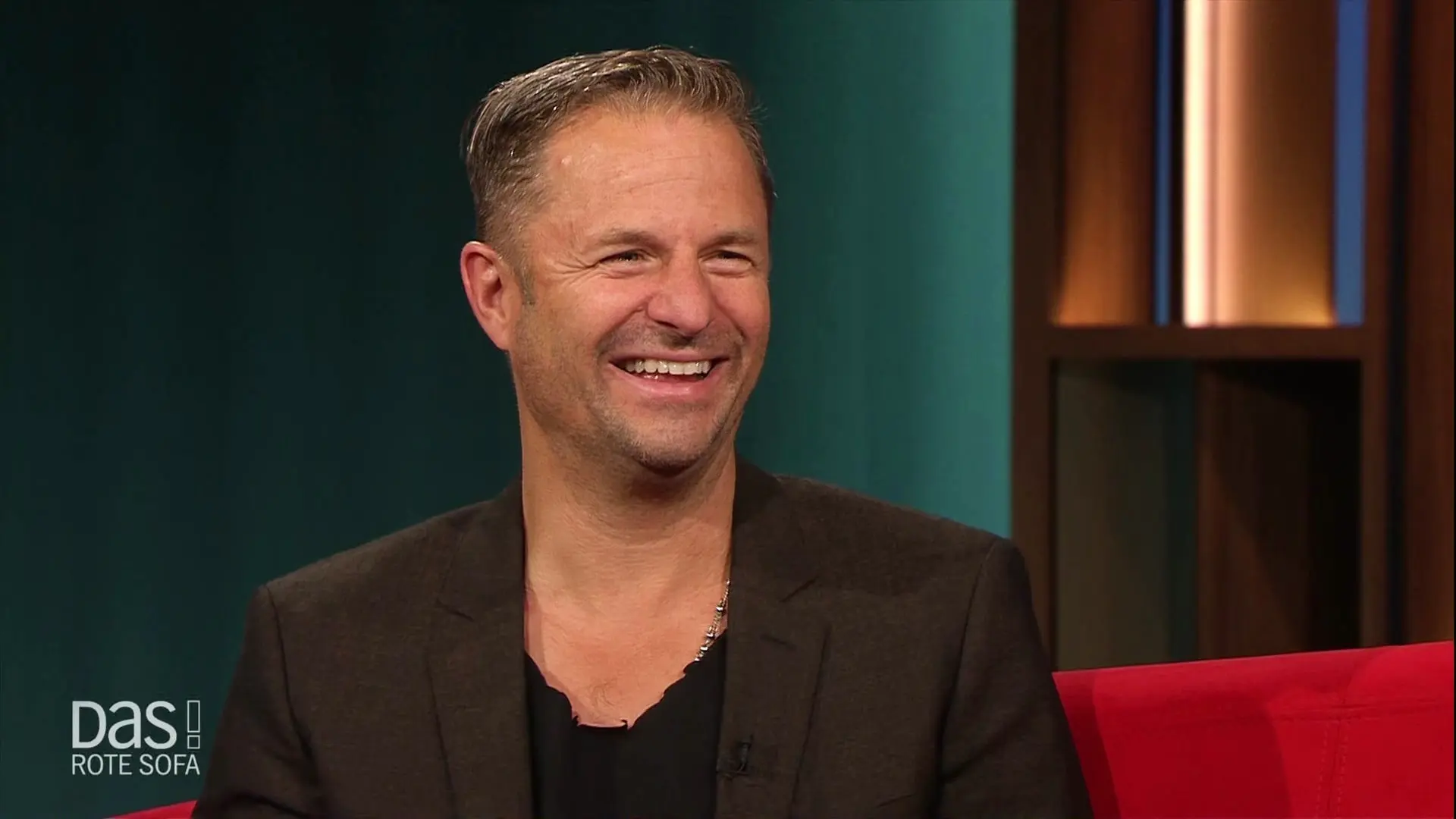 Schauspieler und "Bühnen-Berserker" Philipp Hochmair | ndr.de