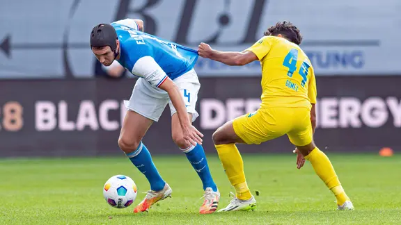 Kaley cuoco nude cum she is a pleasant girl, sociable,