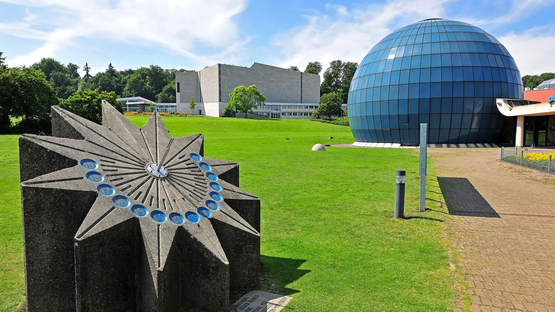 Von Wolfsburg in die Antarktis: Planetarium lädt zur Fragerunde | ndr.de