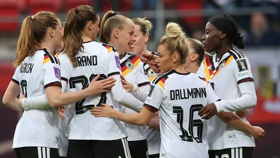 DFB-Frauen wieder gegen Österreich - Wück pocht auf die "Basics" | ndr.de