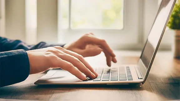 Unerwäis: "Unterwegs mit Schauspielerin Hanna Plaß" | ndr.de