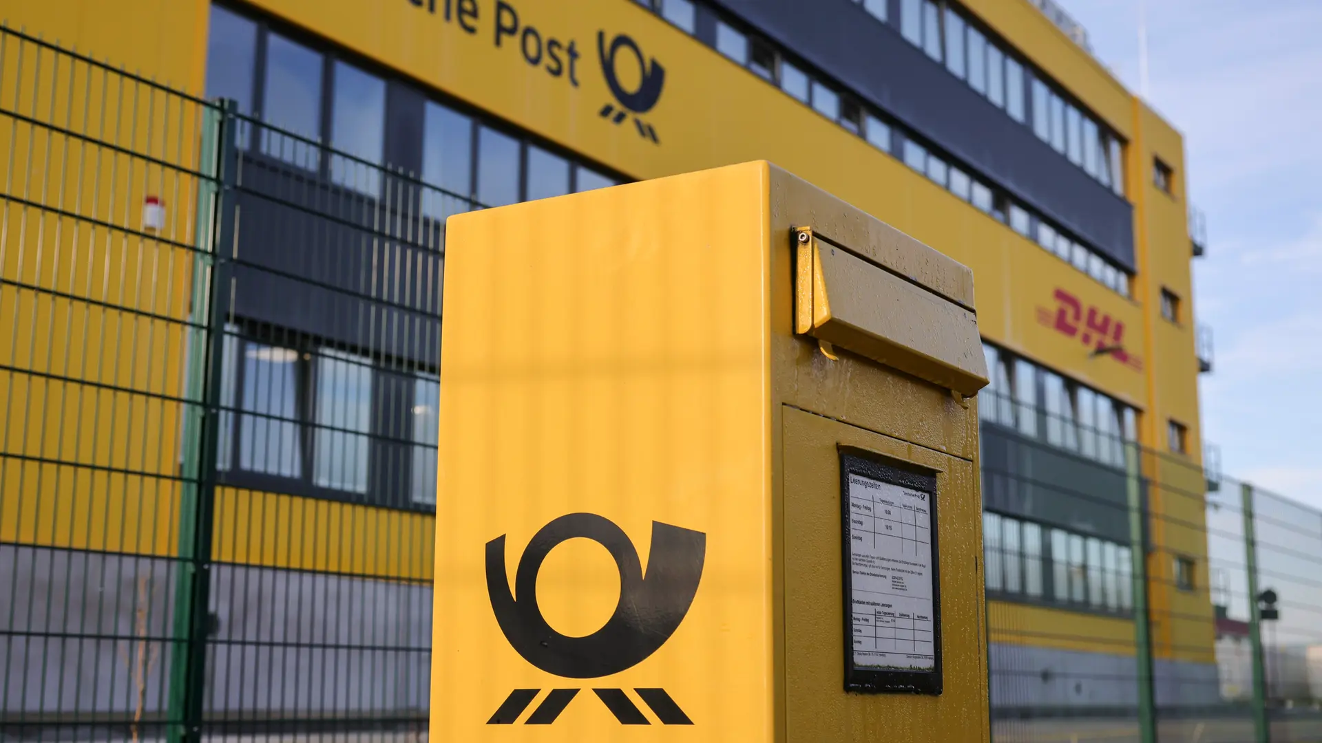 Neue Warnstreiks bei der Post - Ver.di: "Wir meinen es ernst" | ndr.de