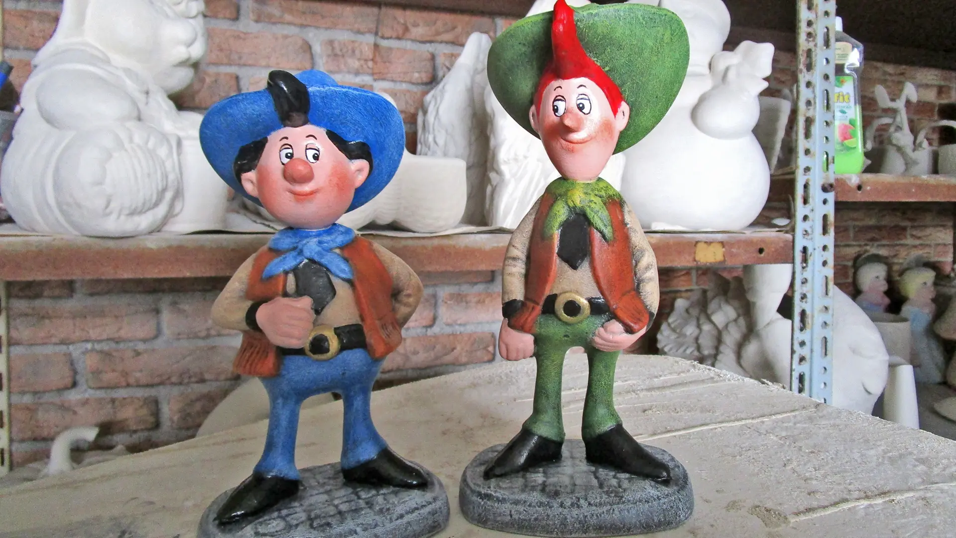 Die Digedags leben weiter: Kunstvolle Comic-Kobolde aus Ton | ndr.de