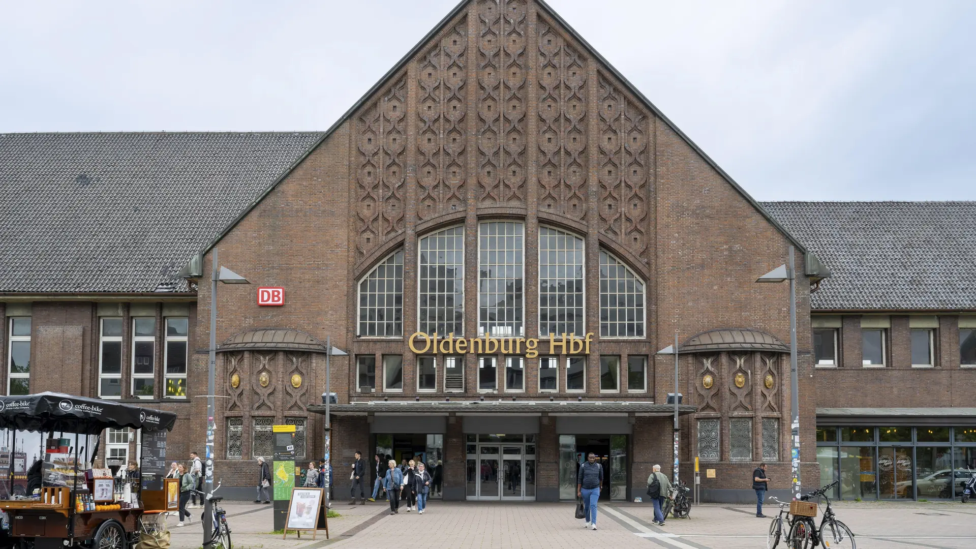 Polizei gibt Entwarnung: Keine Bedrohungslage am Bahnhof Oldenburg | ndr.de