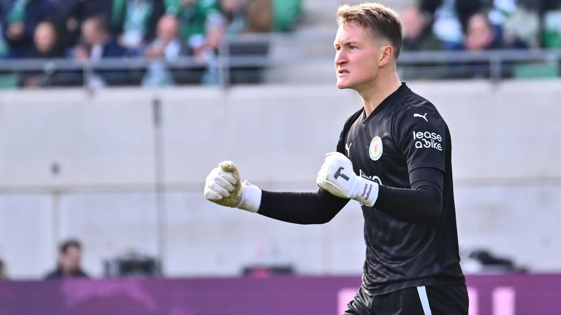 Eintracht-Keeper Hoffmann: Mit dem Bayern-Gen zum Zweitliga ...