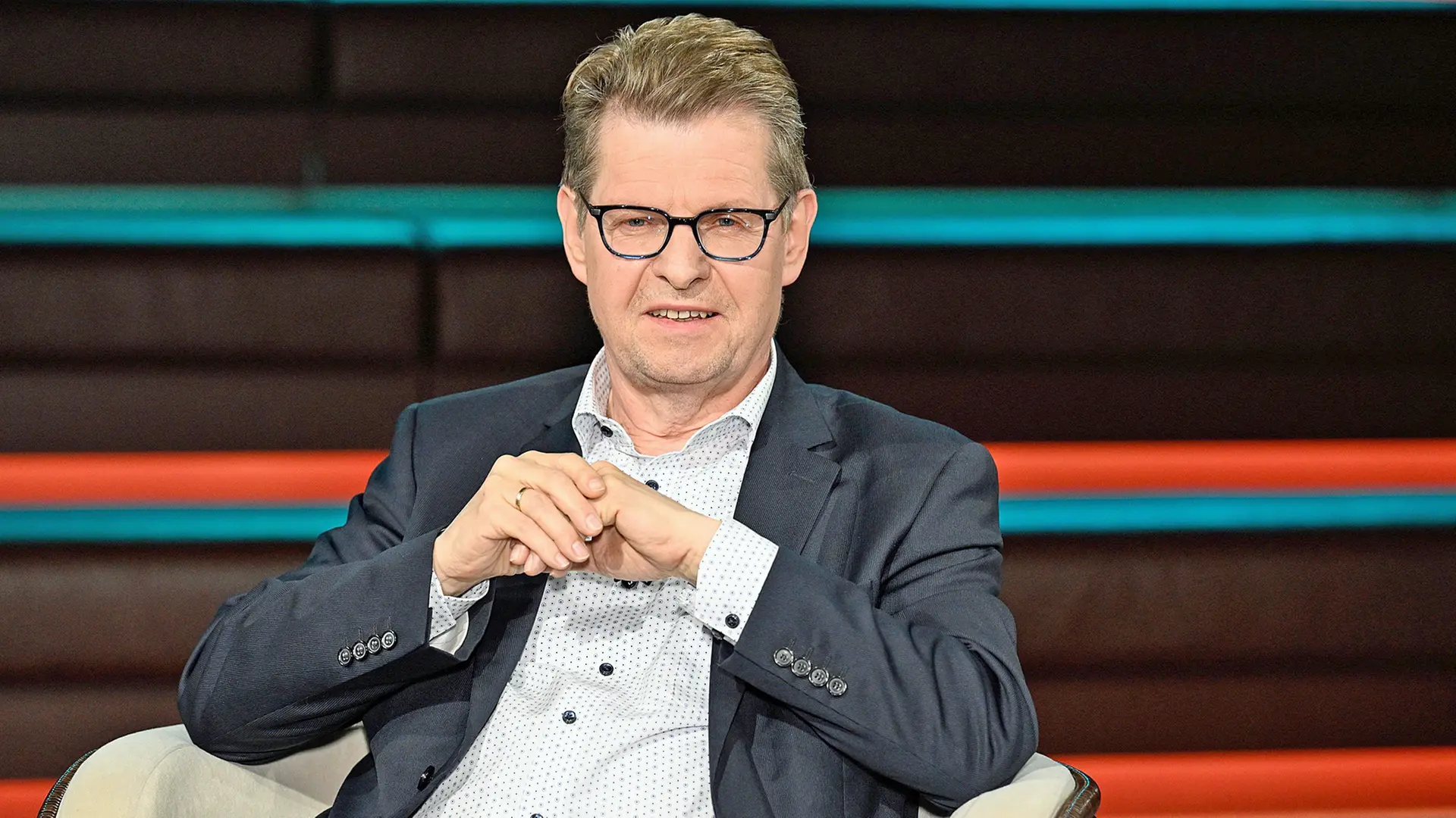 Stegner: "Viele andere Parteien sprechen nur noch über Waffen" | ndr.de