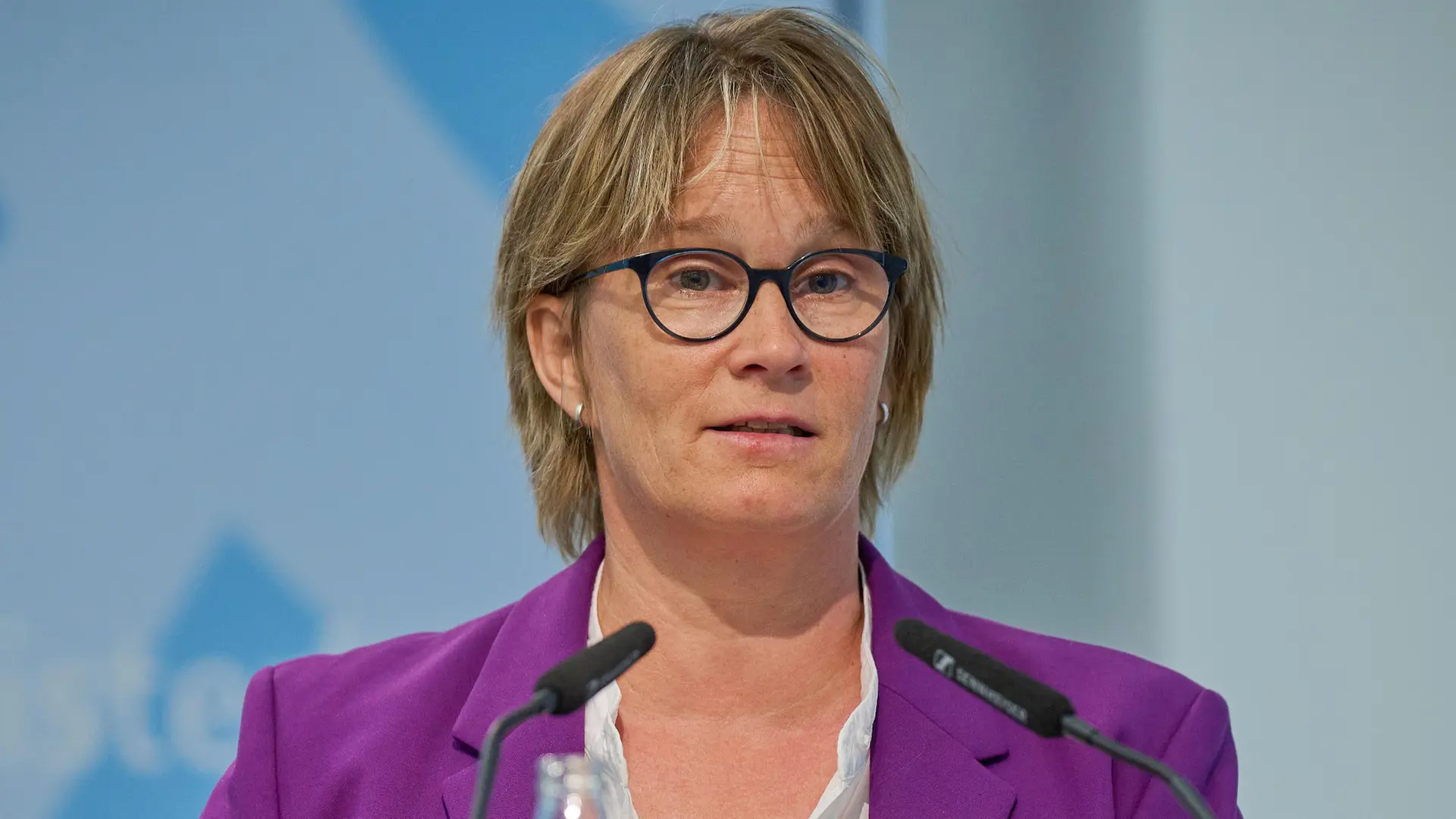 Videos porno prof cibelly i came across those reviews on