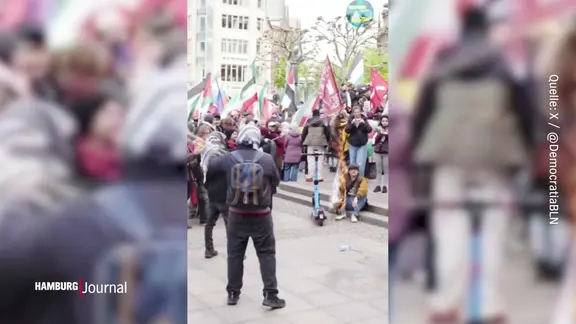 Zeichen gegen Antisemitismus: Israel-Flagge am Hamburger Rathaus | ndr.de