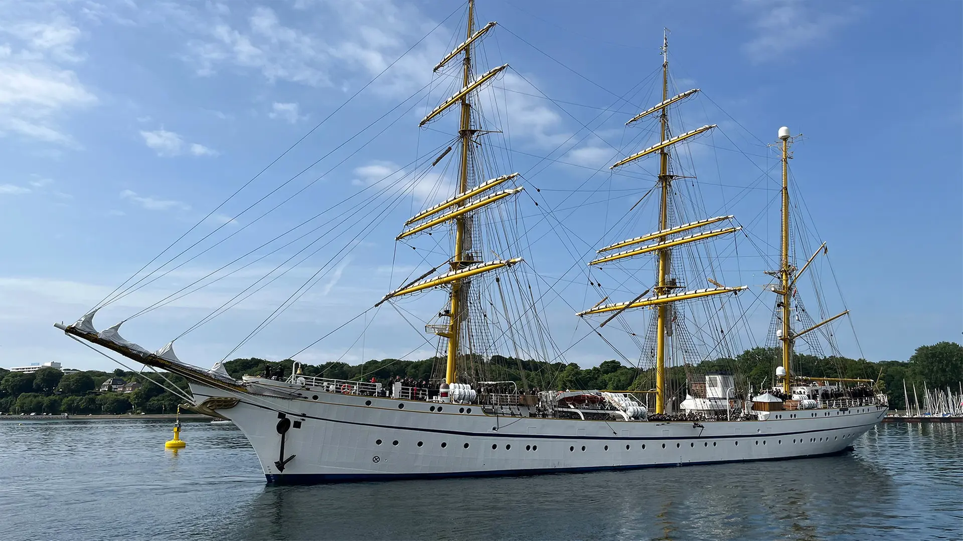 Open Ship in Wilhelmshaven: Marine lädt an Bord der "Gorch Fock" ein | ndr.de