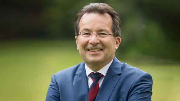 Präsentation in Hamburg: Wie feindliche Drohnen abgefangen werden | ndr.de