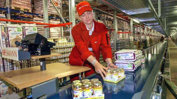 Rossmann: Wie eine kleine Drogerie zum Discounter wurde | ndr.de