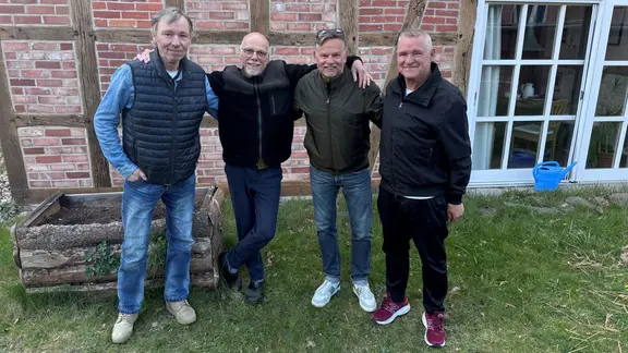 "Clark Kent": Lüneburger Band nach 40 Jahren mit KI wiederbelebt | ndr.de
