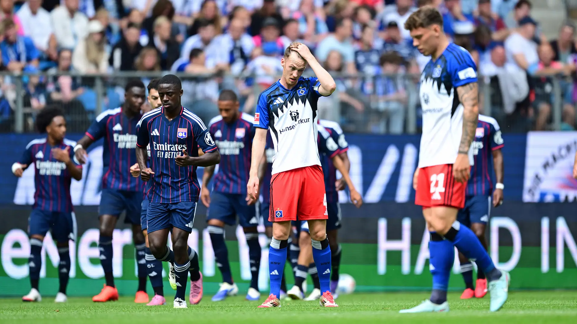 HSV zahlt Lehrgeld - 0:4 im Testspiel gegen Olympique Lyon | ndr.de HSV zahlt Lehrgeld - 0:4 im Testspiel gegen Olympique Lyon | ndr.de