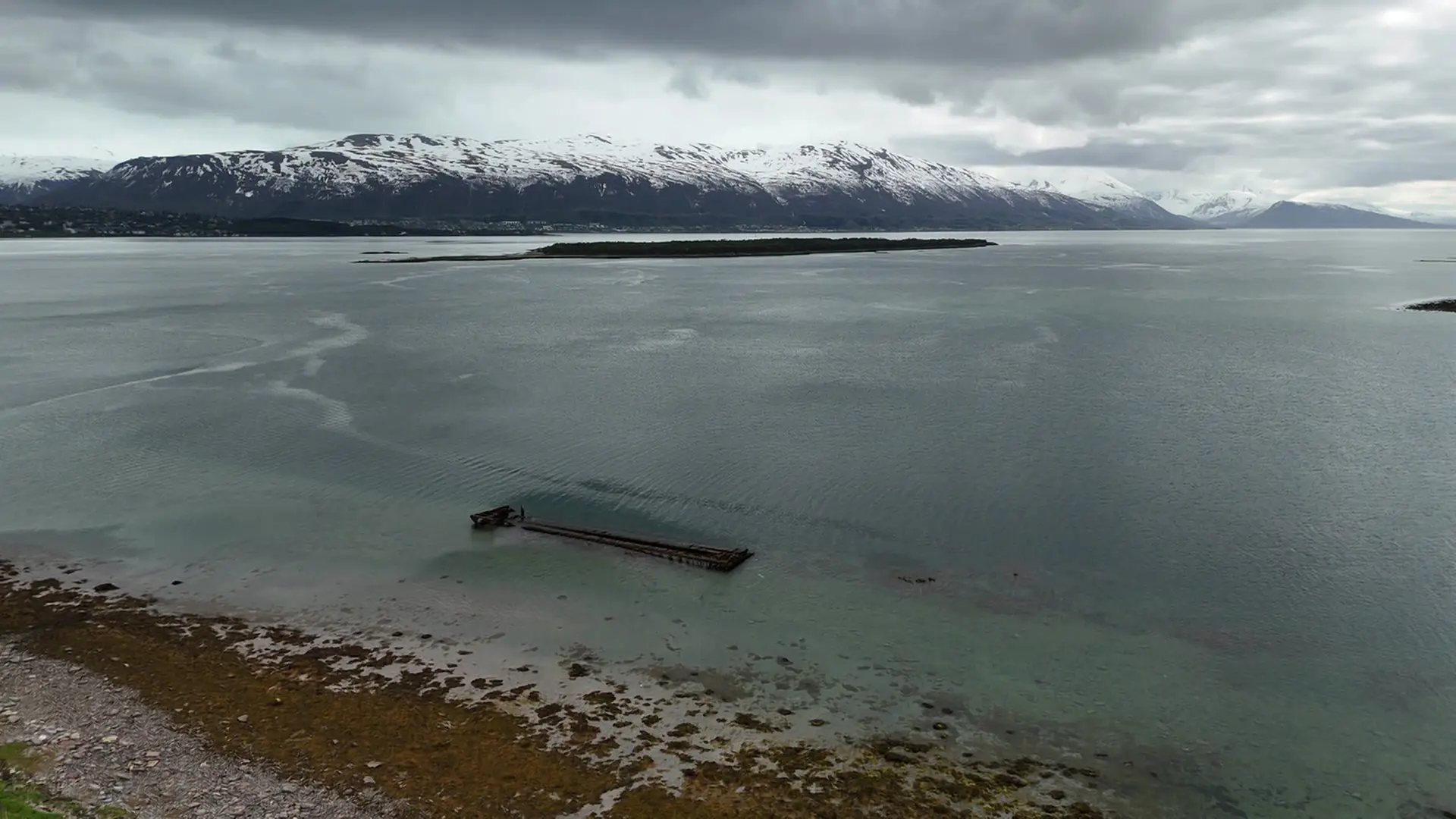 Weltkriegs-Schiffswracks am Meeresboden: Die stille Bedrohung | ndr.de