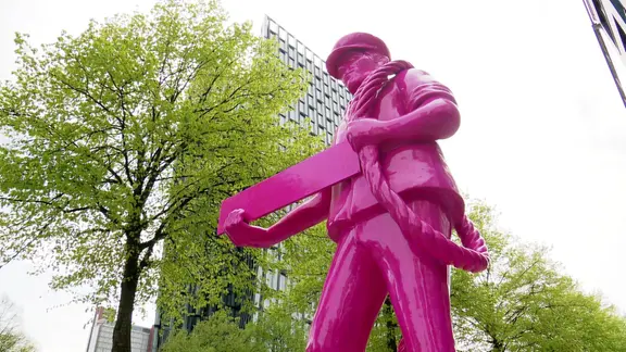 400 Jahre Reeperbahn: Auftakt mit Show auf dem Kiez | ndr.de