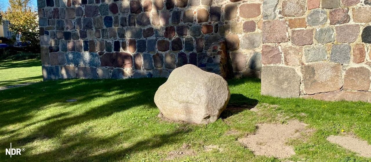 Rerik will mit Gedenkstein an Günther Uecker erinnern | tagesschau.de